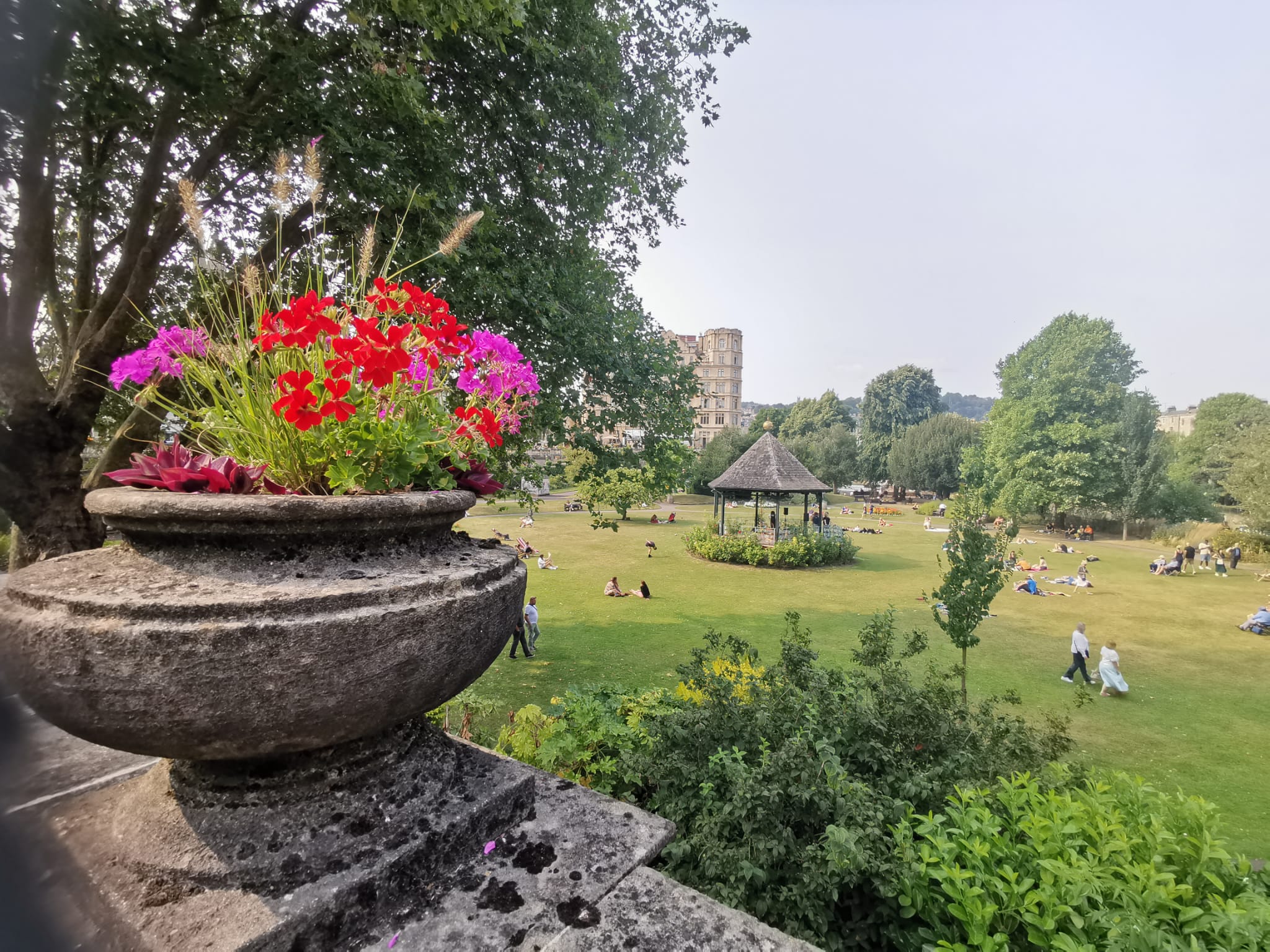 Terrace Walk and Parade Gardens Urns - Welcome to Bath